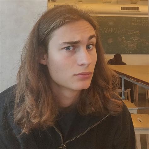 19 m | Scrolller