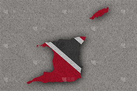 毛毡上的特立尼达和多巴哥地图和旗帜