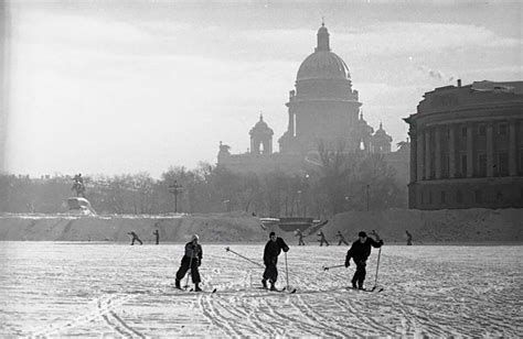 Снегът през обективите на съветските фотографи СНИМКИ Russia Beyond България