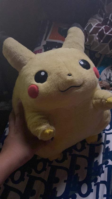 Vintage Base Set Pikachu Hobbies And Toys Toys And Games On Carousell