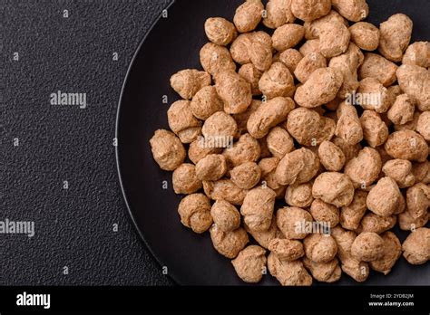 Dry Soybean Meat Pellets Diet Food For Vegan And Vegetarian Cuisine