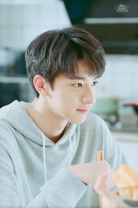 Pin Oleh Nazwa Di Lin Yi Aktor Artis Fotografi Remaja