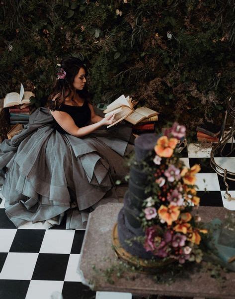 Фотосессия Алиса в стране чудес с белым живым пушистым кроликом Безумное чаепитие Фотозона в