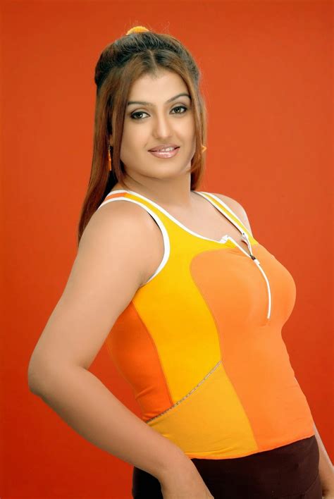 Cap Actress Sona Heiden Hot Photo Gallery