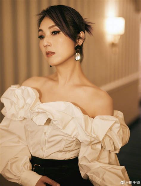 杨千嬅睇囝囝毕业现大笑姑婆样 传供仔读上海名牌小学校友位位星二代 星岛日报