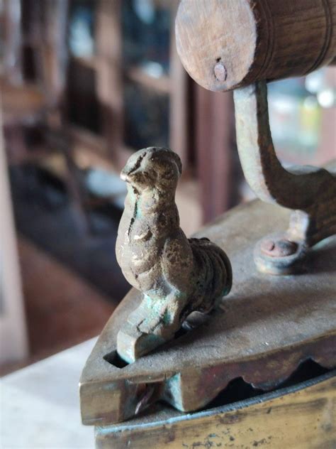 Seterika Tembaga Antik Hobbies And Toys Collectibles And Memorabilia