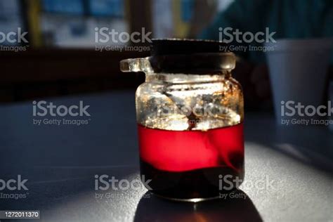 정통 멕시코 스트리트 타코 스탠드에서 아르볼 칠레 오일 살사 항아리 병에 대한 스톡 사진 및 기타 이미지 병 풀 문구류 건강한 식생활 Istock