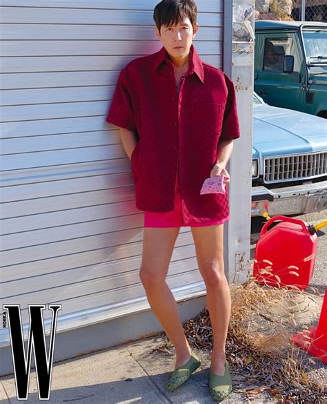 인`스타`그램 세상 이정재 女 연예인도 울고 갈 하의실종 패션에 각선미 Zum 뉴스