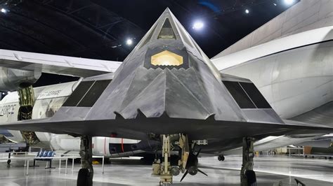 Retired Us Air Force F 117 Nighthawk Stealth Fighter Will Now Fly