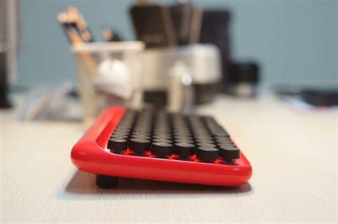 A Sexy Tablet Keyboard Based On Typewriters Core Tablet Keyboard Keyboard Typewriter