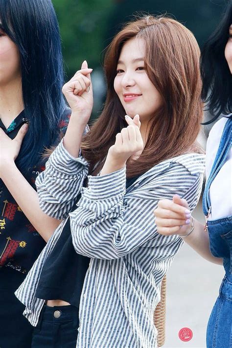 Pin De Jeff Wu Em RV Seulgi Kang Seul Gi