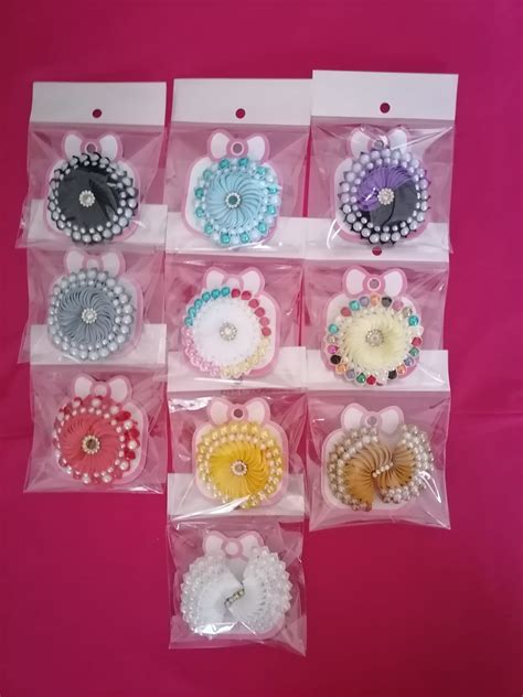 ලස්සන නිර්මාණ වෙළෙඳ පල රිබන් මල් සාරි කටු වශයෙන් ඕනිම වර්ණයකින් හදලා දෙන්න පුල