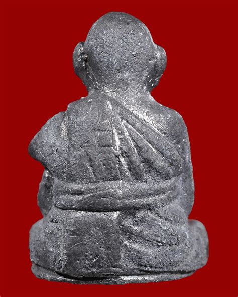 หลวงปู่สุข วัดโพธิ์ทรายทองรูปหล่อโบราณปี 13 เนื้อตะกั่วสวยแชมป์ครับ เขนนางรอง ศรัทธาบารมี มงคล