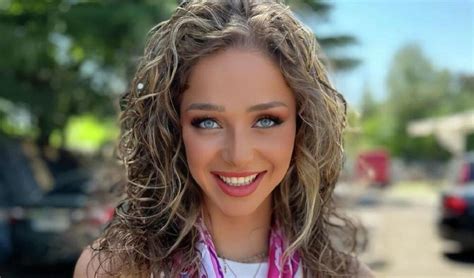 „ბარბის თოჯინას ჰგავს“ ბაბი კირკიტაძის ახალმა ფოტოებმა სოციალური