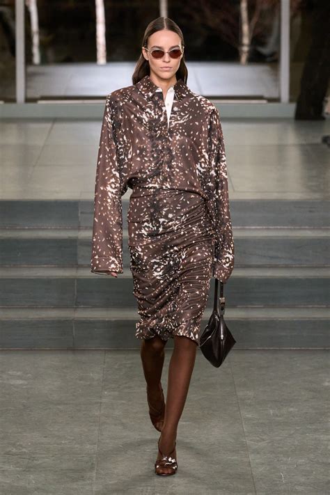 Tory Burch Fall Winter 2025 2026 Review A Masterclass In Modern