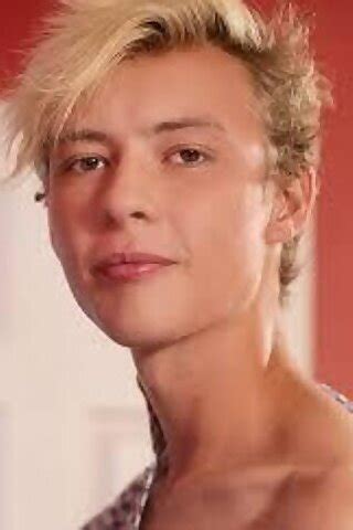 Ezra Tanner Gay Pornstar Boyfriendtv Com