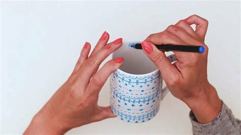 آموزش مرحله به مرحله نقاشی روی ماگ با ماژیک