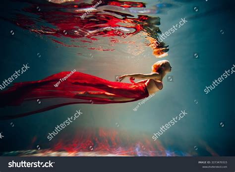 해녀 물질 66개가 넘는 로열티 프리 라이선스 대상 스톡 사진 Shutterstock