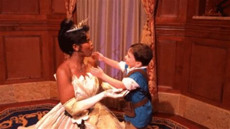 Disney Prince And Princess Kissing