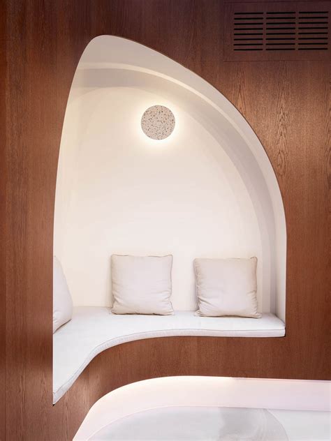 JCPCDR Architecture Weaves Oak Wood Throughout Paris Dental Studio