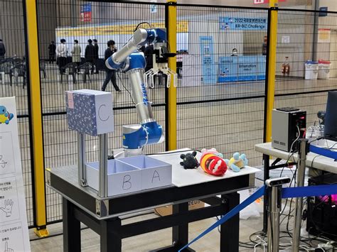 2022 로보월드 제우스 부대행사 ‘r Biz챌린지에 로봇 제공 Today 여기에뉴스