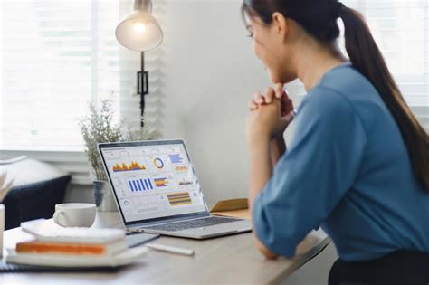 Premium Photo Analyst Woman Working With Information Database To Analyze Marketing And Sales