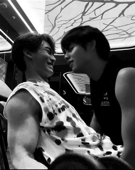 Eye Candies Panosundaki Pin