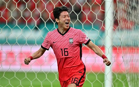 Three Premier League Clubs In Contention For South Korean Striker Hwang