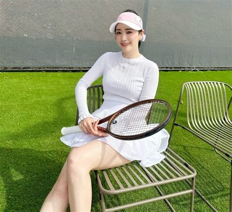 홍수아 테니스로 다져진 우월한 건강美…정말 인형이 따로 없네 파이낸셜뉴스