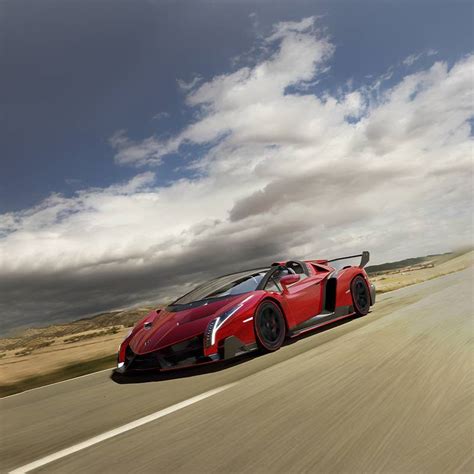 Lamborghini Veneno Rode Roadster
