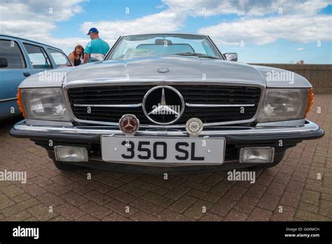 Mercedes 350 sl -Fotos und -Bildmaterial in hoher Auflösung – Alamy