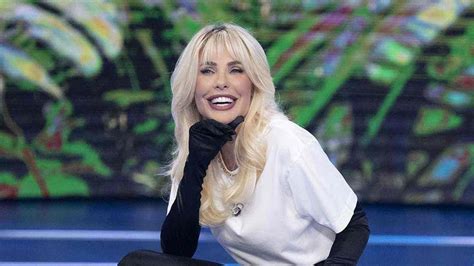 Ilary Blasi Ieri E Oggi Come La Chirurgia L Ha Cambiata