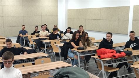 УНСС Разглеждате снимки от Звездата от оперната сцена Орлин Анастасов представи свои житейски