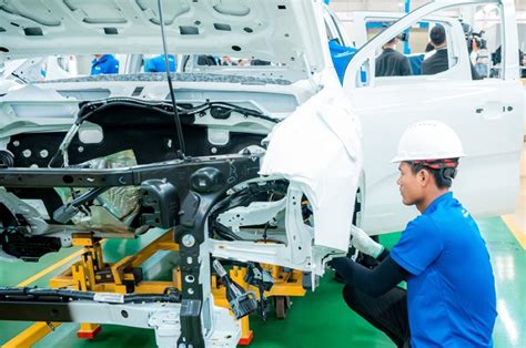 ក្រុមហ៊ុន អ អិម អេ សម្ពោធដំណើរការខ្សែច្រវាក់ផលិតកម្មថ្មី និងរោងចក្រដំឡើងគ្រឿងបង្គុំរថយន្ត Ford