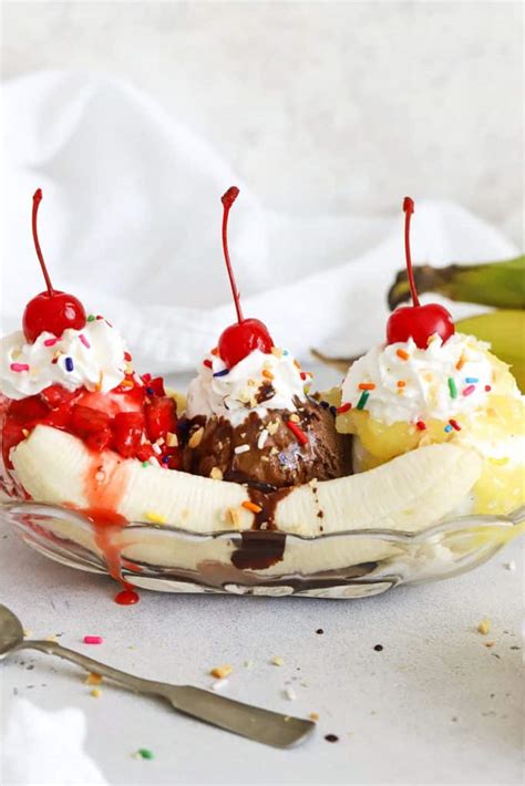 How To Make A Classic Banana Split Easy Recipe