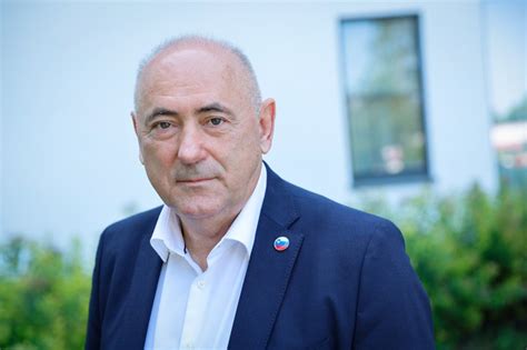 Selektor Časa Imamo Na Pretek Nzs Je Resna Zveza In Vedno Preudarno