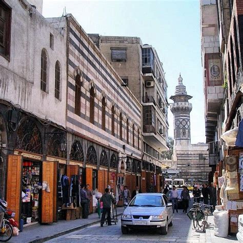 دمشق مكان واحد فإذا طرقت باب توما ستنفتح نافذة لك من باب الجابية وإذا