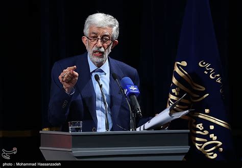 گفتمان دانشگاه نباید بر اساس دو قطبی زن و مرد باشد تسنیم