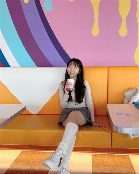 남쪽구슬 키작녀 패션 데일리룩 똥손 뷰티 모공부자 소개팅 사진 골라줄 사람 전반적인 분위기가 더 좋다길래 이렇게 골라봤는데 이거 맞아요 Instagram