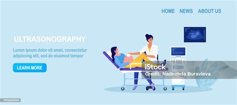 초음파 임신 검사 배아 아기 건강 진단 산부인과 전문의는 병원 사무실에서 초음파 기계로 임산부를 스캔합니다 부인과 복부 검사