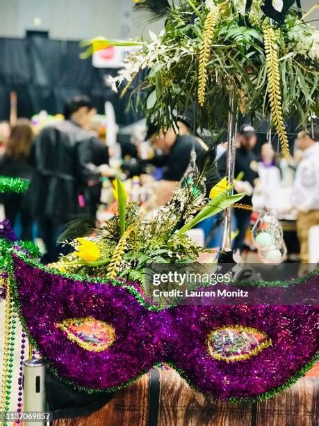 Mardi Gras Flashing Photos And Premium High Res Pictures Getty Images