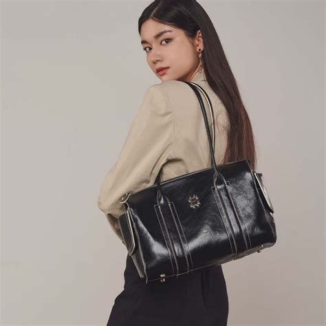 [공식몰단독상품] [예약 4 25 출고] 이어 보스턴 숄더백 스티치블랙