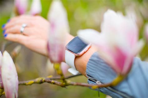 ROAD TESTING THE FITBIT VERSA SMARTWACH FITNESS TRACKER