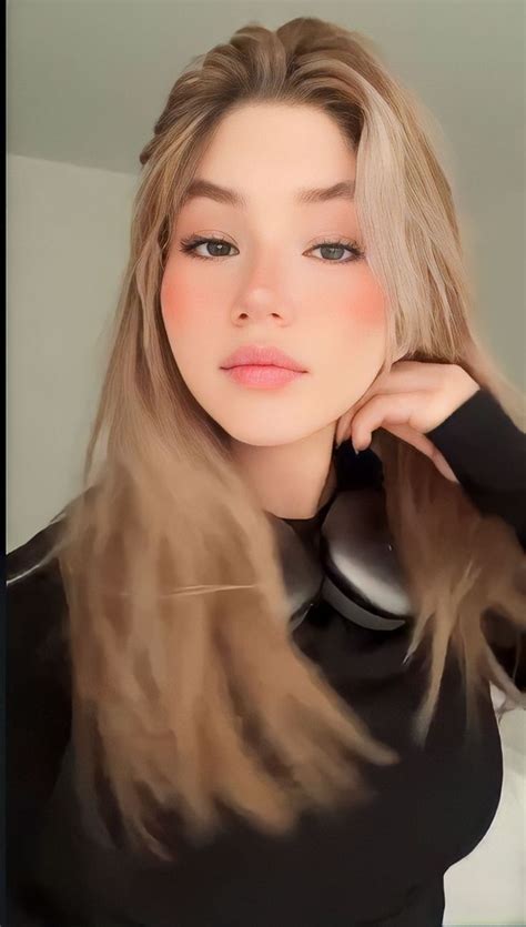 Allison Mia 🖤🫶 Yutubers Famosas Hombres Fotos De Alison Fotos De
