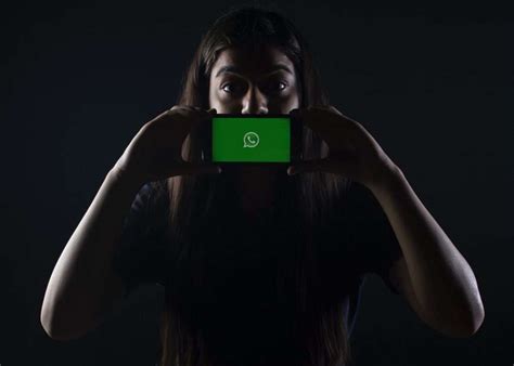 Attention Whatsapp Users New Feature Rolled Out To Share Documents With Caption Tech Nukti