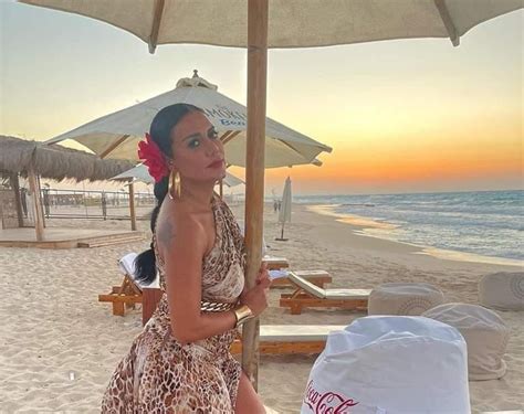 رانيا يوسف تخطف الأنظار بإطلالة جريئة على البحر الشعب نيوز