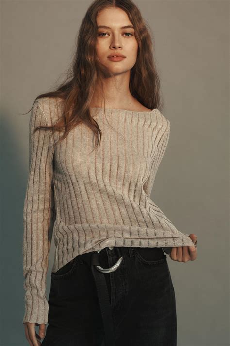 필크로 퍼펙트 레이어링 니트 티셔츠 앤트로폴로지 한국 공식 스토어 유니크한 여성 패션 및 라이프스타일 편집샵 200개이상의 프리미엄 브랜드 여성 의류 액세서리