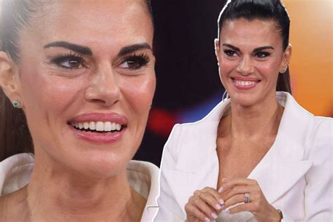 Bianca Guaccero Bellissima E Super Elegante L Occhio Dei Fan Per Cade