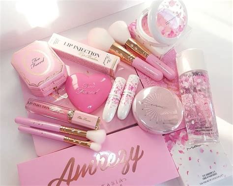 Pin By 🎀shortcake🎀 On Pink Aesthetic 🌸 Beauty Kit Pink Makeup Pink
