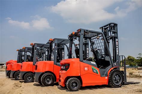 [รอบรู้เรื่อง โฟล์คลิฟท์] รถโฟล์คลิฟท์แบตกรดตะกั่วกับรถโฟล์คลิฟท์ไฟฟ้า